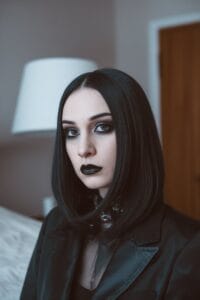 20 Medium Length Goth Hairstyles - Gloomy Girlz