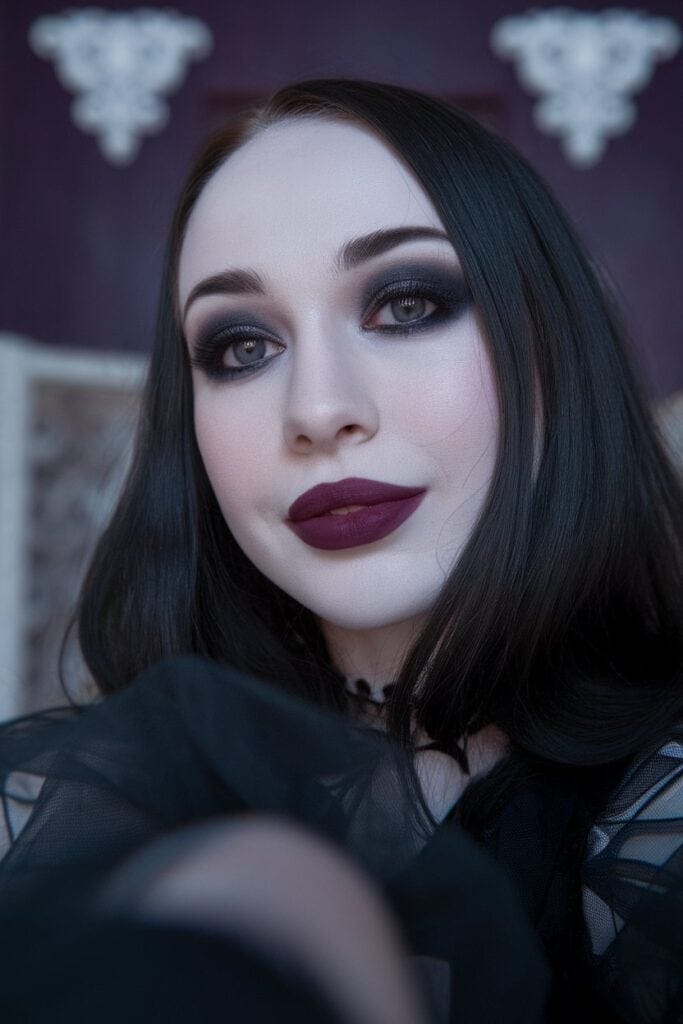 22 Romantic Goth Makeup Ideas - Gloomy Girlz