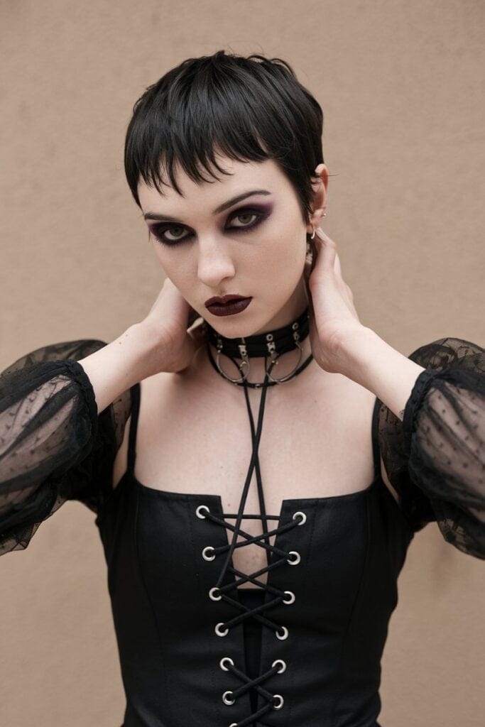 18 Short Goth Hairstyles - Gloomy Girlz