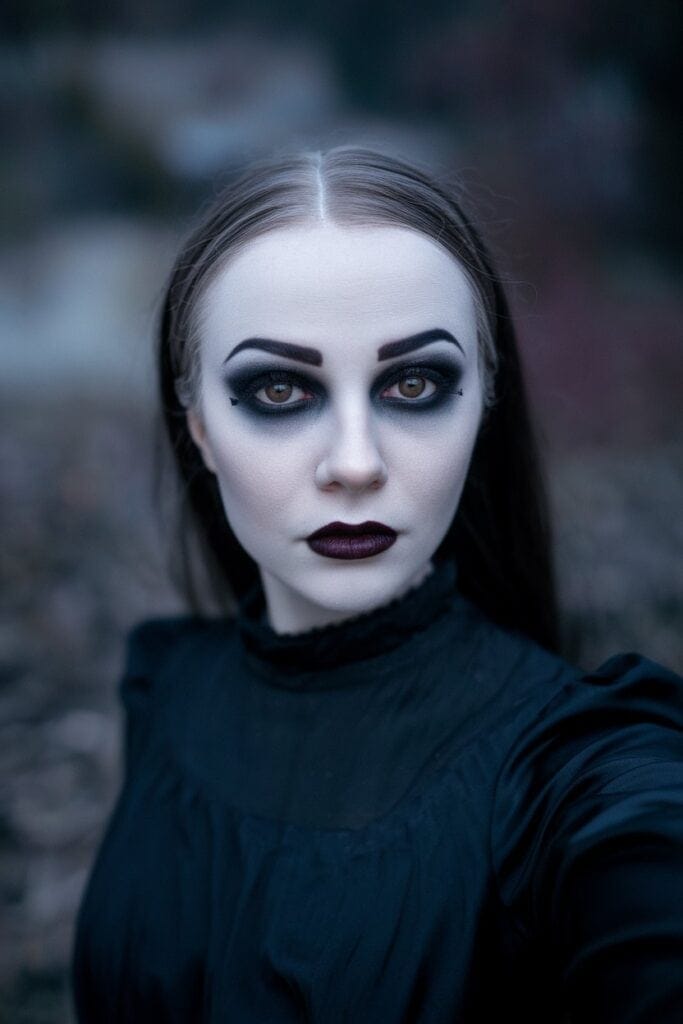 20 Traditional Goth Makeup Ideas - Gloomy Girlz