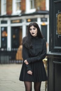 Difference Between Goth and Emo - Gloomy Girlz