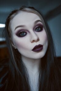 25 Easy Goth Makeup Ideas - Gloomy Girlz
