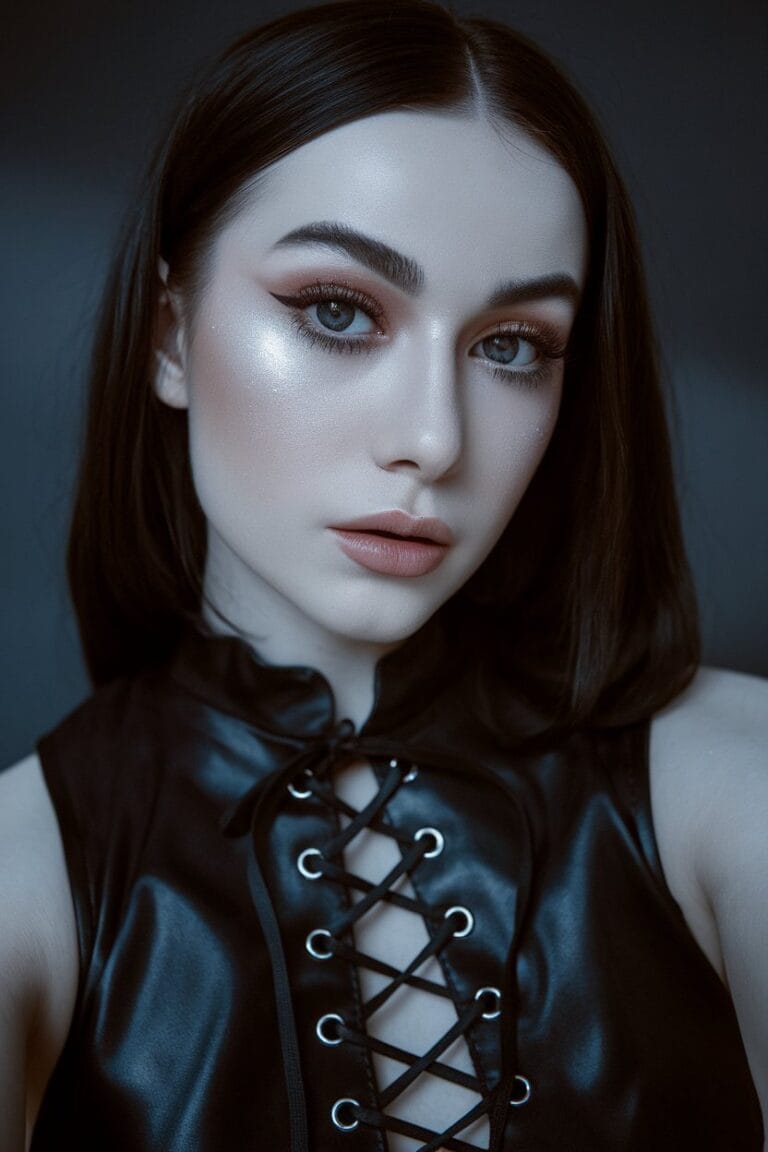 25 Easy Goth Makeup Ideas - Gloomy Girlz