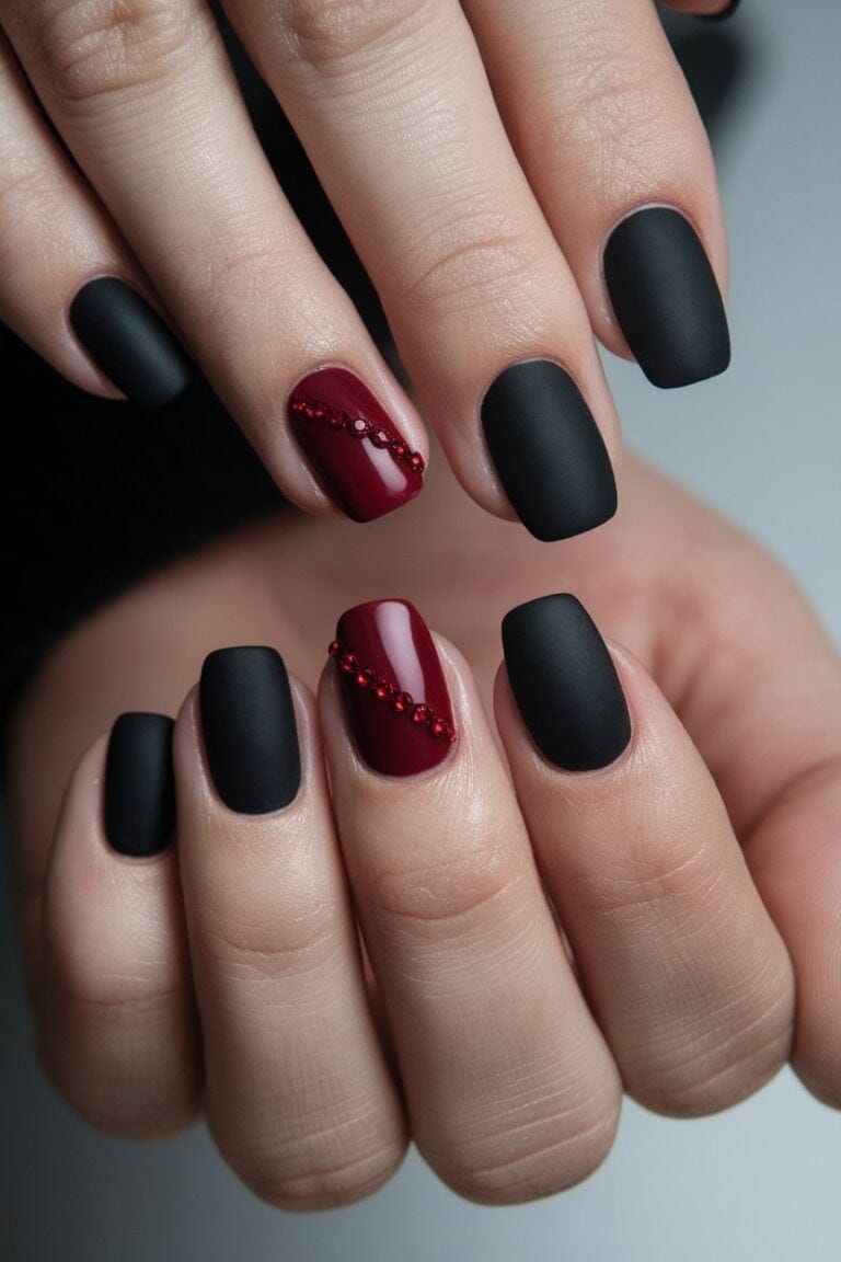 40 Short Goth Nail Ideas - Gloomy Girlz