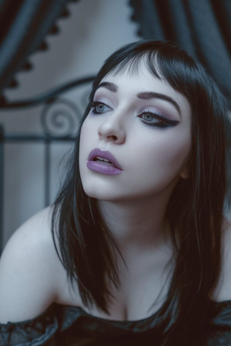 27 Soft Goth Makeup Ideas - Gloomy Girlz