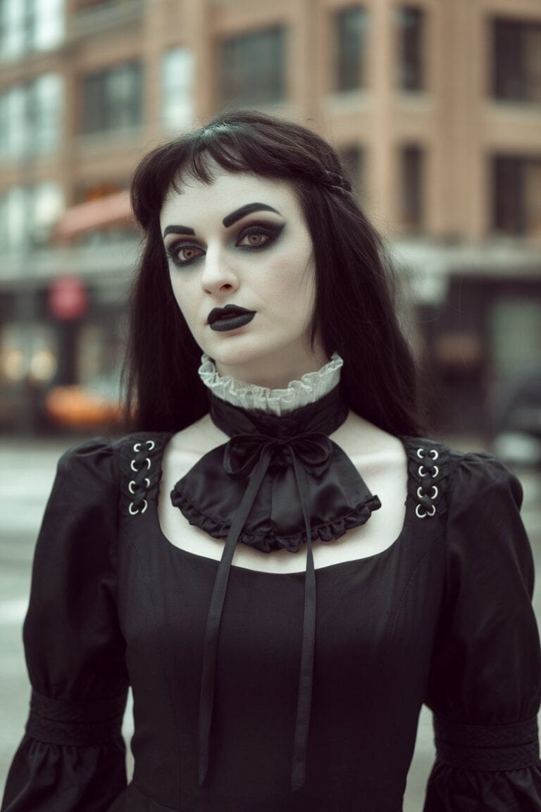 36 Traditional Goth Outfit Ideas - Gloomy Girlz