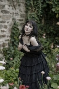 36 Traditional Goth Outfit Ideas - Gloomy Girlz