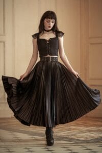 36 Traditional Goth Outfit Ideas - Gloomy Girlz