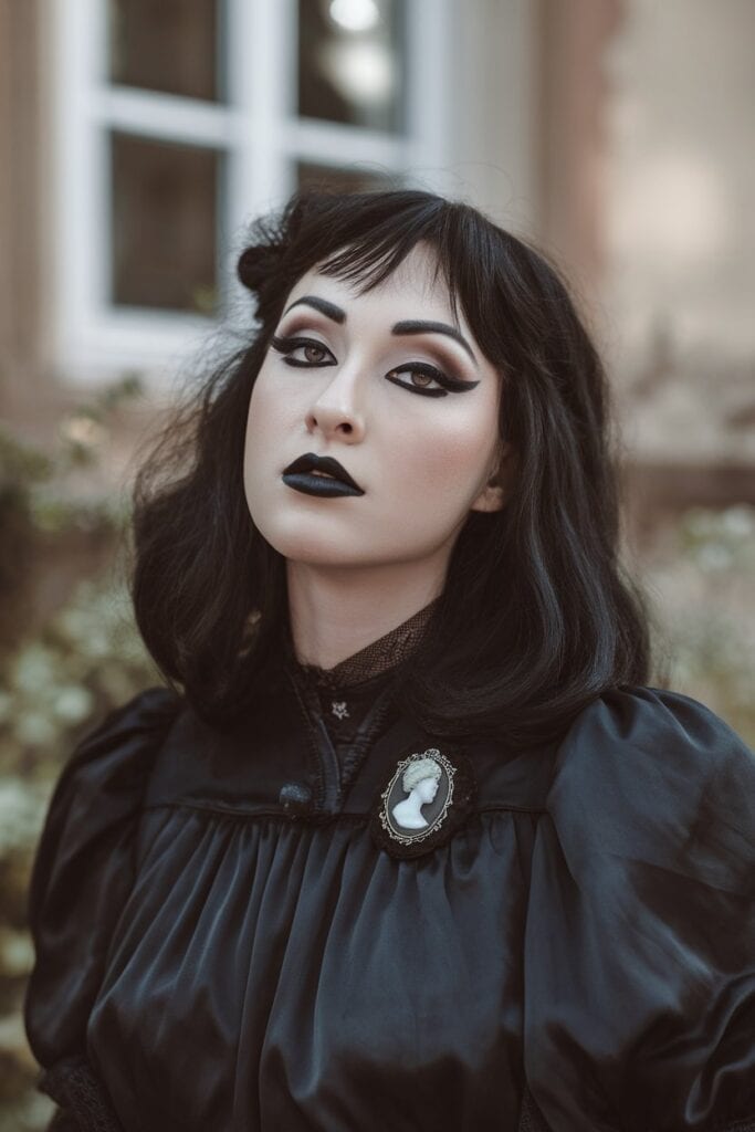 36 Traditional Goth Outfit Ideas - Gloomy Girlz