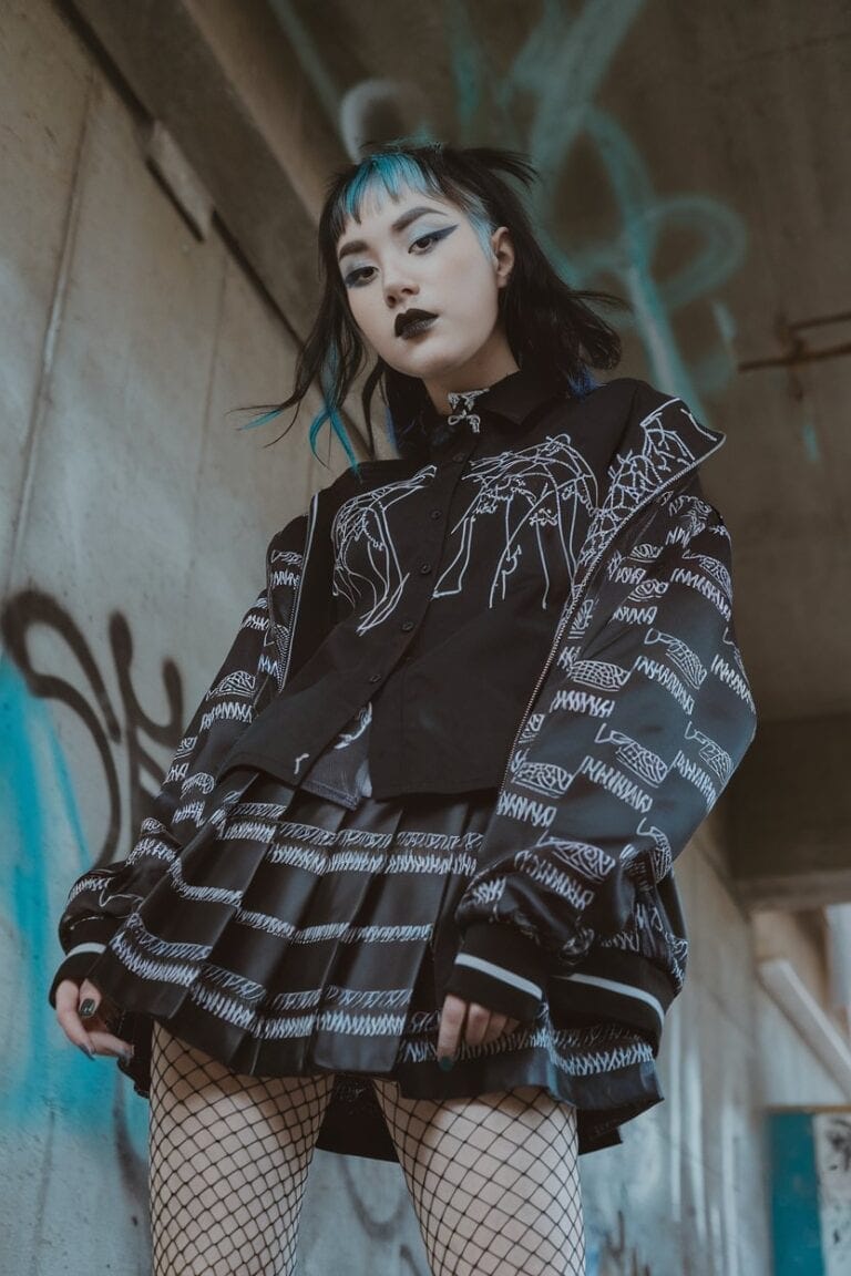 45 Edgy Outfit Ideas for Women - Gloomy Girlz