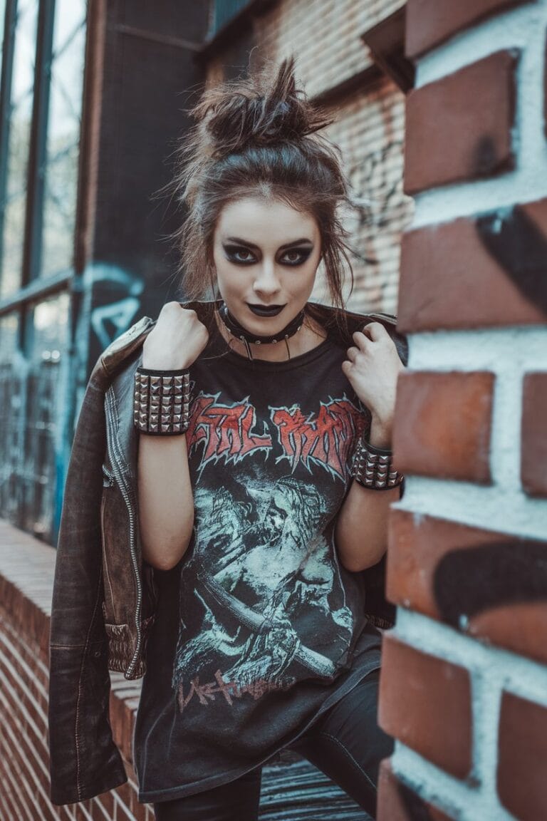 45 Edgy Outfit Ideas for Women - Gloomy Girlz