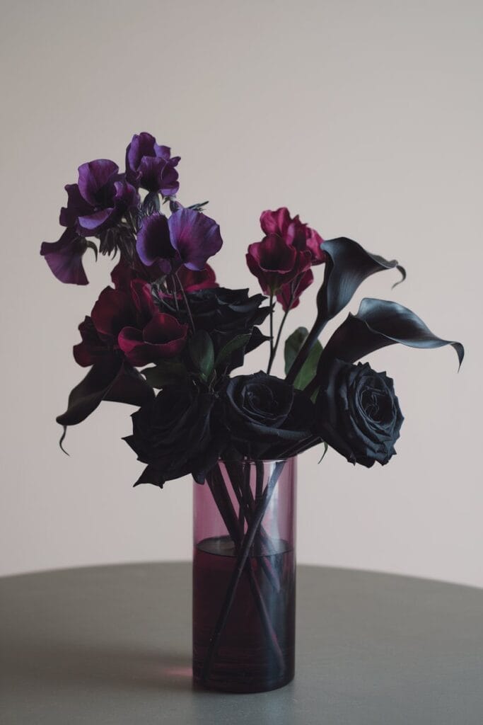 28 Goth Flower Combinations - Gloomy Girlz