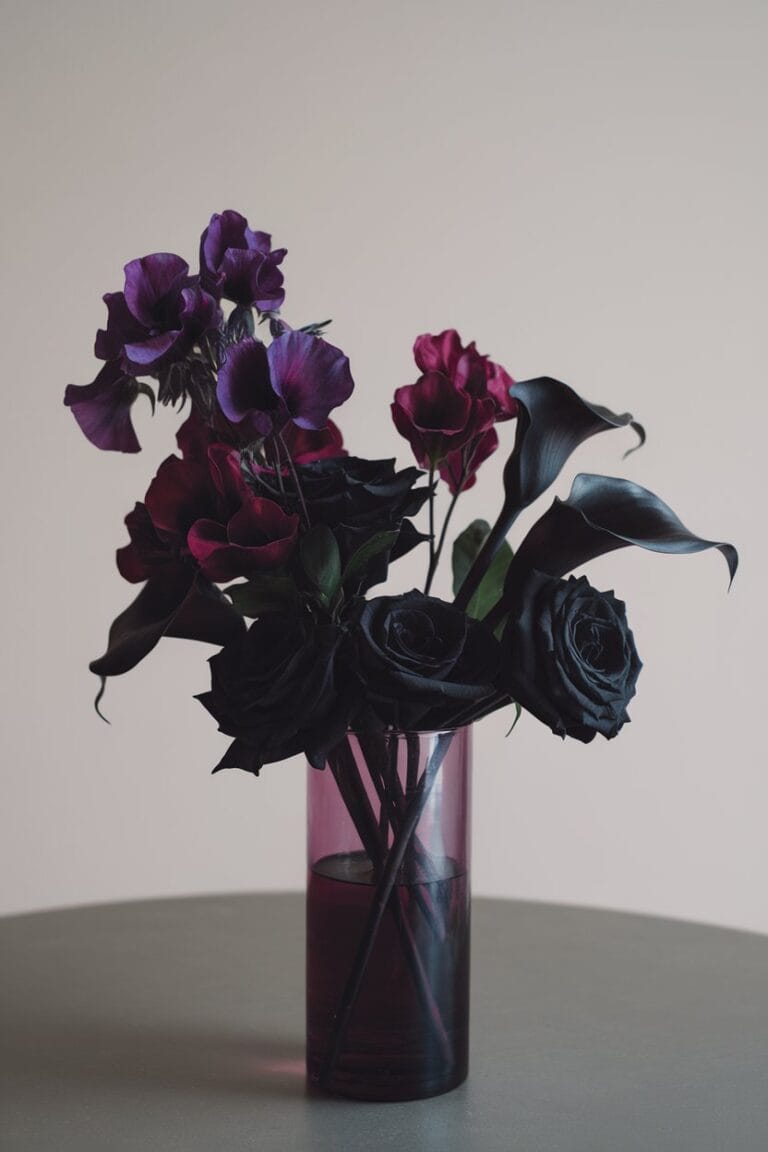 28 Goth Flower Combinations - Gloomy Girlz