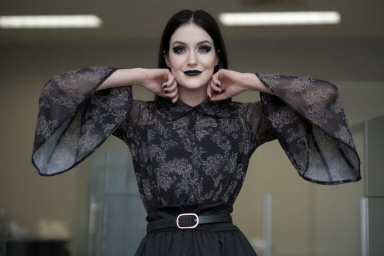 24 Professional Goth Outfit Ideas - Gloomy Girlz