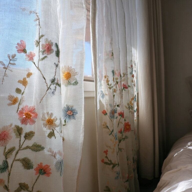 30 Cottagecore Bedroom Décor Ideas - Gloomy Girlz