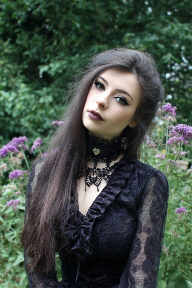25 Whimsical Goth Outfit Ideas - Gloomy Girlz