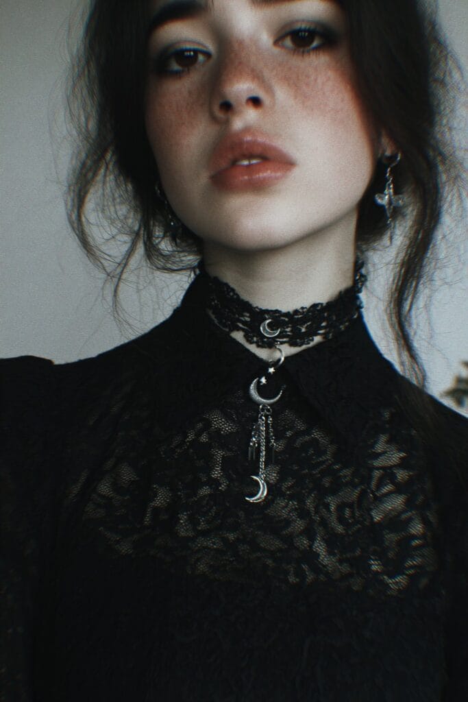 30 Witchy Outfit Ideas For Fall - Gloomy Girlz