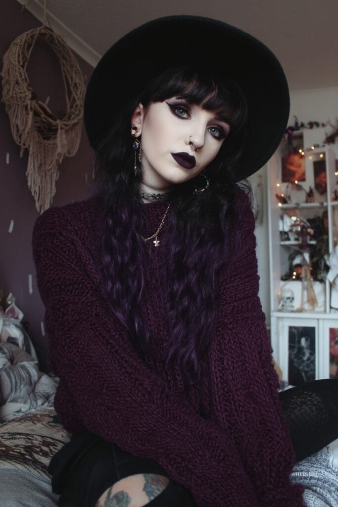 30 Witchy Outfit Ideas For Fall - Gloomy Girlz