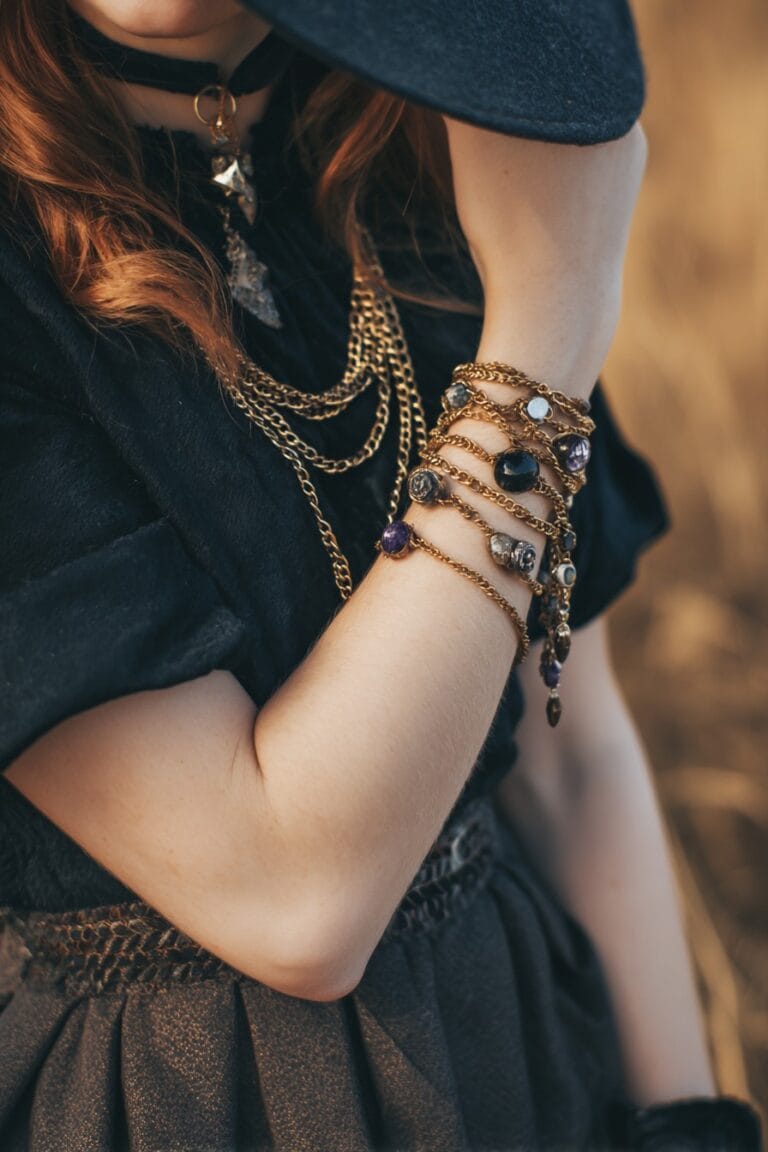 30 Witchy Outfit Ideas For Fall - Gloomy Girlz